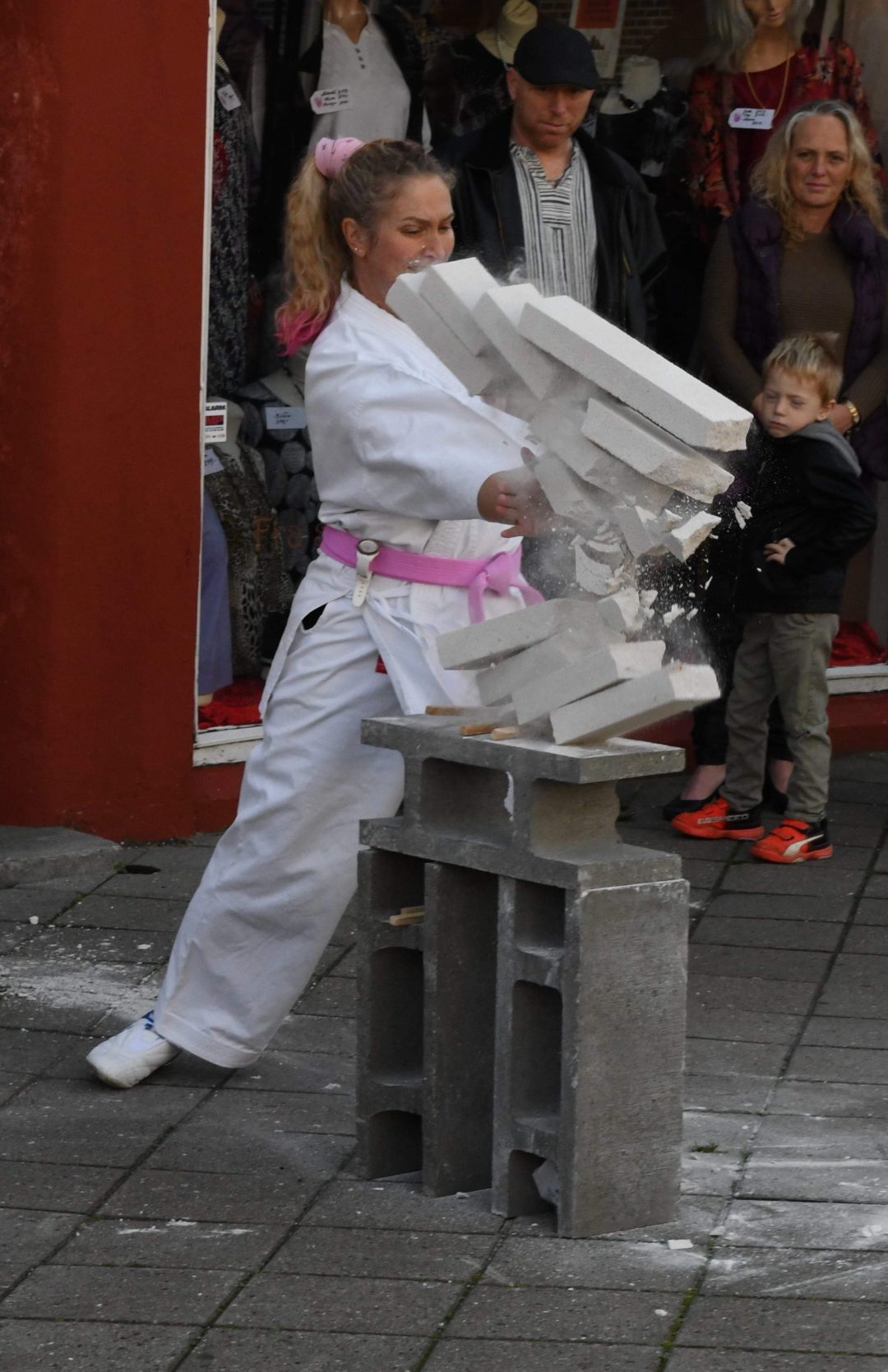 Pink Karate – Shingoryu | Karatenews